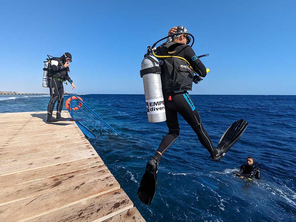 Emperor Divers Wadi Sabarah » Tauchbasis » Absolut Scuba